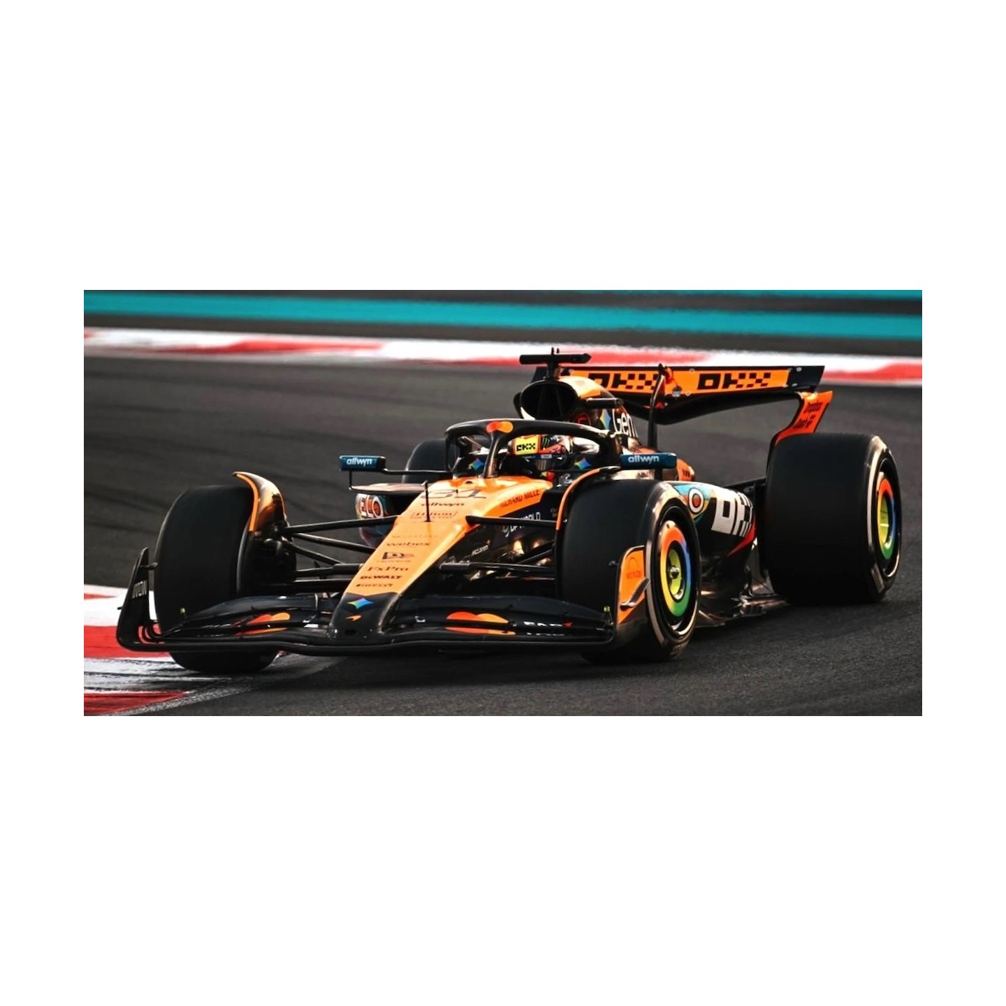 SPARK S9679 McLaren MCL39 n°81 Oscar Piastri Abu Dhabi 2025 %